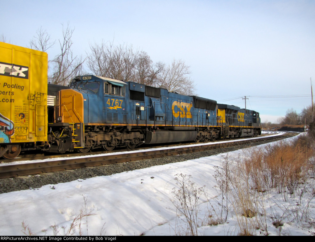 CSX 4767 and 5326